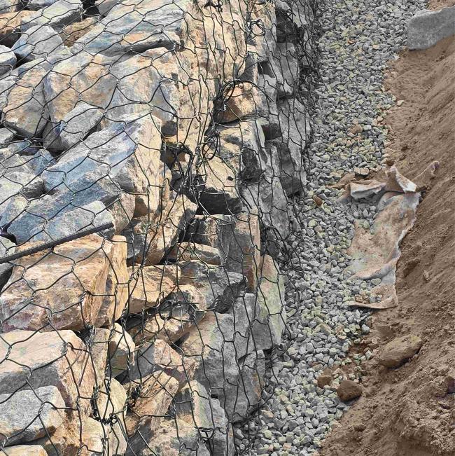 Gabion basket for flood protection