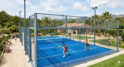 China Full Panoramic Padel Court Unique Design 20 Years for sale