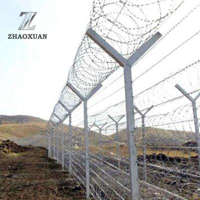 Cina Bobina galvanizzata 0.4mm-0.6mm del filo spinato densamente per la recinzione della prigione in vendita