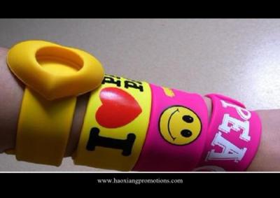 China 2015 New design hot selling wholesale decoration whistle slap wristband/slap bracelet for sale
