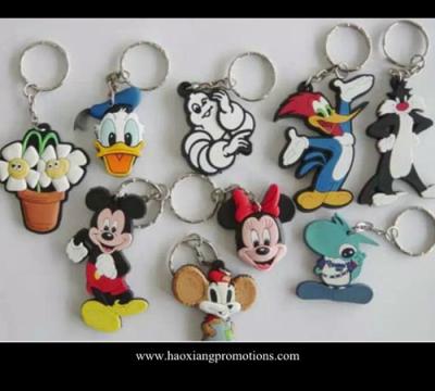 China custom 2D soft PVC keychain, cheap bulk 3D rubber key rings, plastic keychain for sale