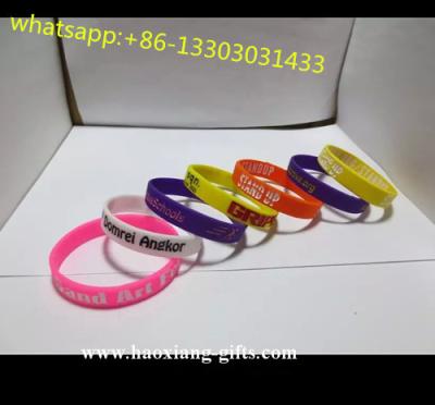 China Factory direct sales eco-friendly fashion engraved flower silicone bracelet for sale