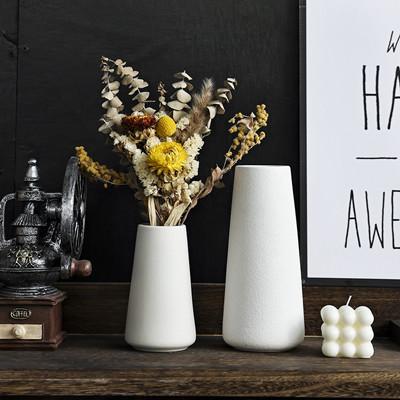 Cina Minimalism Style White Ceramic Vase For Bedroom Kitchen Living Room Office Desk in vendita