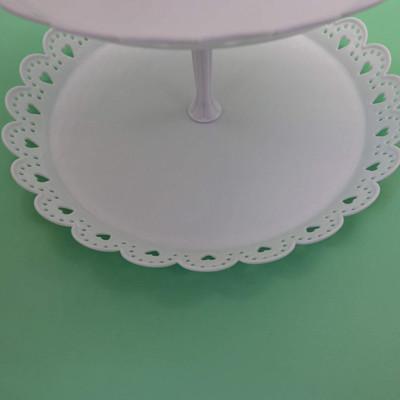 Cina Alzata per cupcake in plastica bianca a 2 e 3 livelli Torte con piatto di frutta per feste di compleanno a casa per matrimoni in vendita