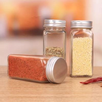Cina barattoli quadrati della spezia della cucina di 12pcs 120ml con i coperchi di Shaker Lids And Airtight Metal in vendita