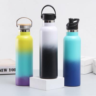 Cina bottiglia di acqua doppia delle tazze beventi di abitudine di acciaio inossidabile 600ml con il coperchio in vendita
