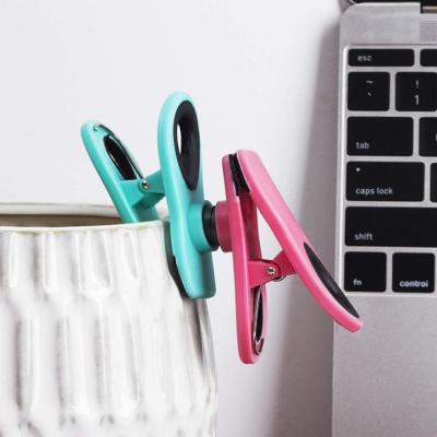 Cina Clip magnetiche di plastica variopinte della borsa pp TPR per il frigorifero a 3 pollici in vendita