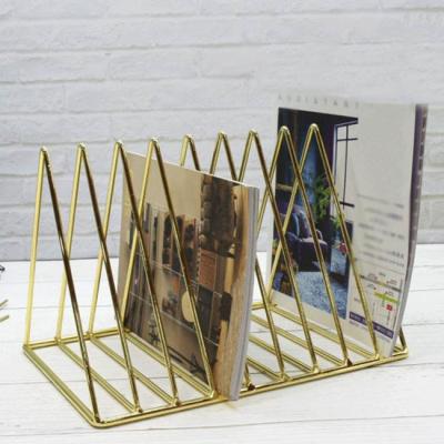Cina Scaffale per libri da tavolino dell'elettrodomestico di acciaio inossidabile del metallo del triangolo in vendita