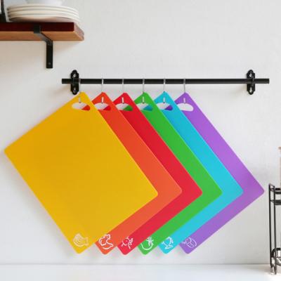 Cina Un tagliere flessibile Mats With Food Icons di 4 prodotti di plastica stabiliti dell'elettrodomestico in vendita