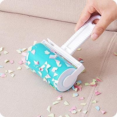 Cina Rullo lungo regolabile di plastica del dispositivo di rimozione dei capelli dei vestiti del residuo di stoffa della maniglia per Cat Dog Clothes in vendita