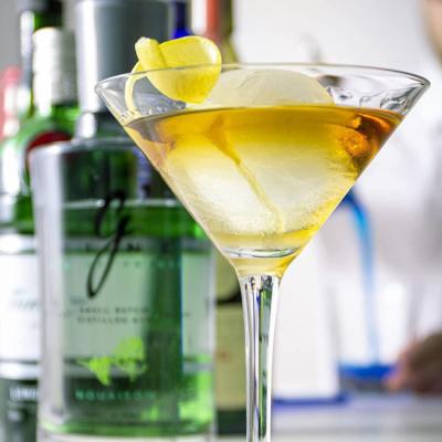 China Large Round Ice Ball Maker Silicone Sphere Ice Cube Tray Mold For Whiskey Cocktails for sale