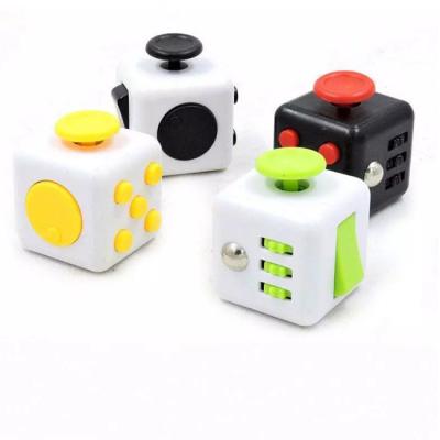Cina Giocattoli variopinti Mini Gadgets Cube di irrequietezza di distensione della tensione di decompressione in vendita