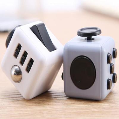 Cina Giocattoli variopinti Mini Gadgets Cube di irrequietezza di distensione della tensione di decompressione in vendita