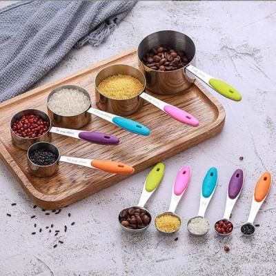 China tazas y cucharas de medición de acero inoxidables 10pcs fijadas para cocinar y cocer en venta