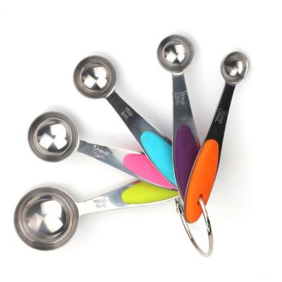 China tazas y cucharas de medición de acero inoxidables 10pcs fijadas para cocinar y cocer en venta