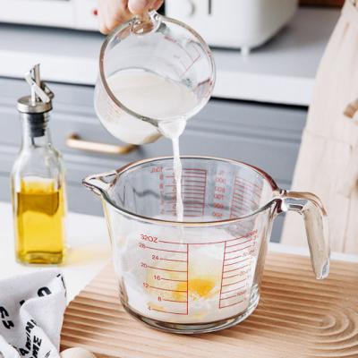 Cina Tazza di misurazione di vetro con i grafici rossi microonda e Oven Safe per cottura della cucina in vendita