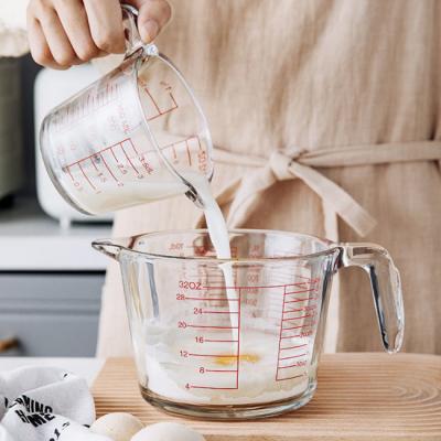Cina Tazza di misurazione di vetro con i grafici rossi microonda e Oven Safe per cottura della cucina in vendita