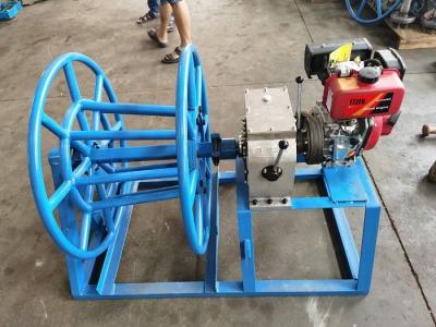 Cina Il cavo motorizzato prende il conduttore Stringing Machine della macchina dell'argano in vendita