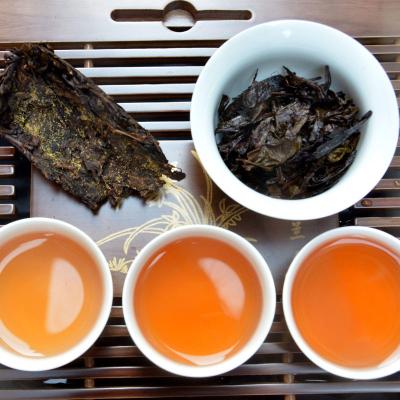 중국 100 % 자연적인 전통적인 어두운 차 벽돌 첨가물없이 단단하고 호리 호리한 판매용