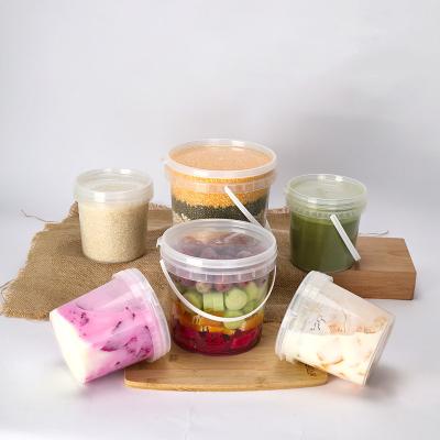 Chine Seau en plastique de couleur personnalisée de 1 litre avec couvercle pour conserver la sauce au poivre noir à vendre