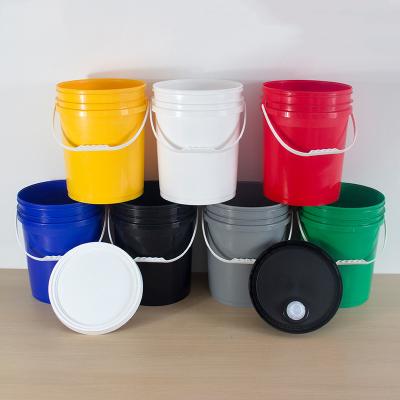 China 20L Plastic Bucket With Spout Cap For Industrial Raw Material Chemical Powders Storage for sale