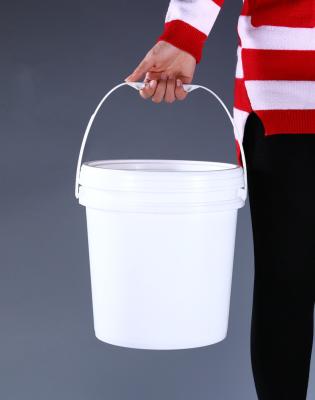 China 20L Plastic Bucket With Spout Cap For Industrial Raw Material Chemical Powders Storage for sale