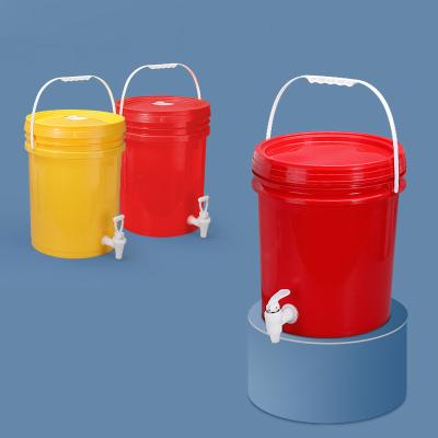 China Calidad alimenticia segura 5 litros de impresión de pantalla de seda cubo de plástico para pintura contenedor de palomitas de maíz en venta