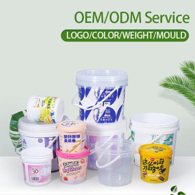 Cina 750 ml Bottiglia rotonda bianca/ trasparente riutilizzabile in plastica in PP per lo yogurt Parfait di UMETASS in vendita