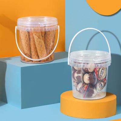 Cina 750 ml Bottiglia rotonda bianca/ trasparente riutilizzabile in plastica in PP per lo yogurt Parfait di UMETASS in vendita