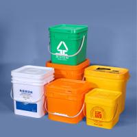 China Bulk Square Two Gallon Plastic Buckets With Screw Lids Engine Oil Storage Customized for sale