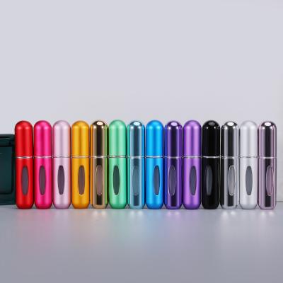 Chine Surface de gravure Manipulation 5 ml Bouteille de pulvérisation de brouillard de parfum rechargeable de poche par Umetass à vendre