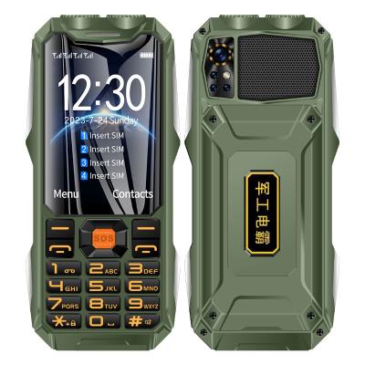 China 4 SIM Card 2G Cell Phone Flashlight FM Radio Q9 3.5 Inch Long Lasting for sale