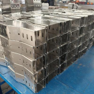 China 700mm Aluminum Basket Tray / Perforated Cable Tray And Cable Ladder for sale