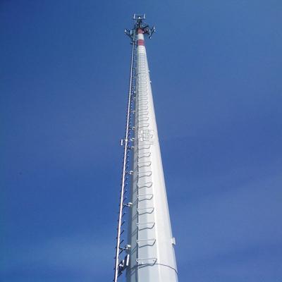 Telecommunicatie Masten toren Mobiele telefoon signaal toren Cellulaire telefoon signaal Stalen structuren toren