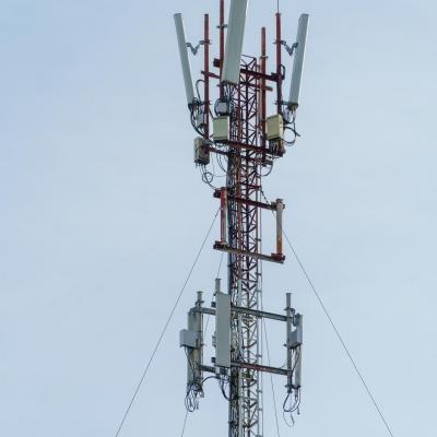 China Guyed Wire Steel Telecom Tower Fast Delivery Custom Prefabricated Modular Easy Installation for sale