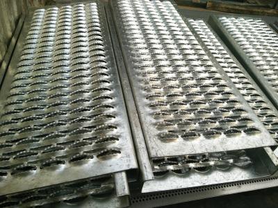 Cina Anti resistenza della corrosione perforata sicurezza di piastra metallica ad alta resistenza della presa del metallo di scivolo in vendita