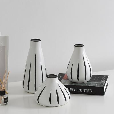 中国 卸売価格のOEMの庭の装飾的な陶磁器プランター 販売のため