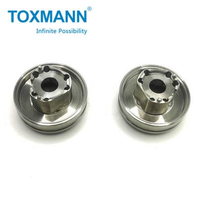 중국 맞춤형 스프링 커플링 금속 벨로 클램프 타입 스프링 유연 셰프트 커플링 CNC 톱니 가공 부품 판매용