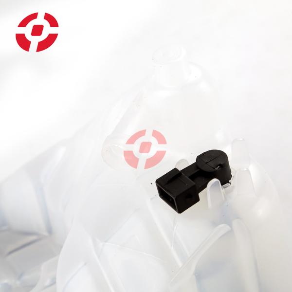 Quality C2D36671 Auto Cooling Systems Engine Radiator Cooling Pot Coolant Expansion for sale