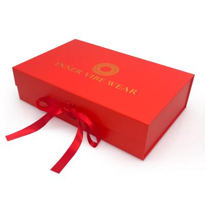 Cina Nastro rosso rosso di Flip Top Rigid Festival With dei contenitori di regalo del cartone in vendita
