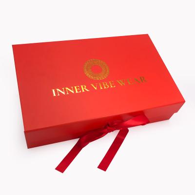 Cina Nastro rosso rosso di Flip Top Rigid Festival With dei contenitori di regalo del cartone in vendita