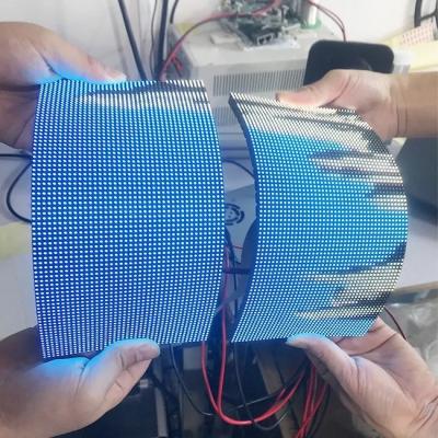 Cina La curva flessibile di pubblicità dello schermo di visualizzazione del LED di P3mm 320x160mm ha modellato i moduli in vendita