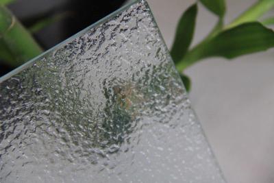 Cina Vetro temperato a modello 15 mm vetro trasparente a modello personalizzato per finestra di porta di edificio in vendita