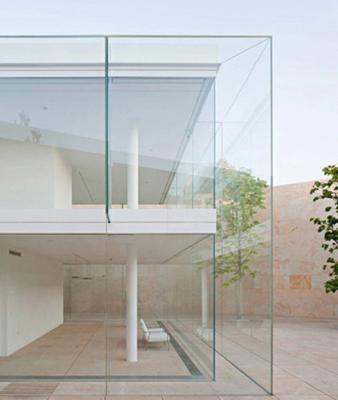 China 3mm-19mm Extra Clear Low Iron Float Glass With Polished Surface for sale