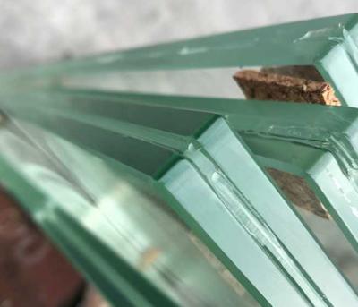 China 6.38mm 8.38mm 10.38mm 12.38mm Vidro laminado PVB de cor clara com certificado CSI、CE、SGCC para vidro de construção à venda