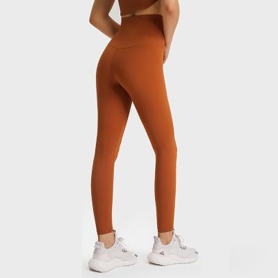 Cina Yoga nuda dell'alta vita che prepara i pantaloni di Capri con le tasche laterali nascoste in vendita