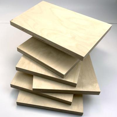 Cina Top Vendita Legno compensato russo di betulla baltica E0 6mm 9mm 12mm 15mm 18mm 24mm Full Birch 1220*2440mm Legno compensato in vendita