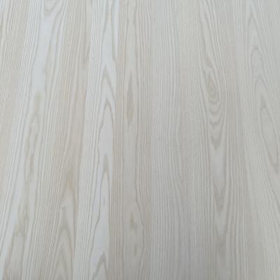 Cina Ingrosso di cenere bianco naturale 0,3 mm/0,45 mm/0,5 mm/0,6 mm AA rivestimento di cenere di grano retto in vendita