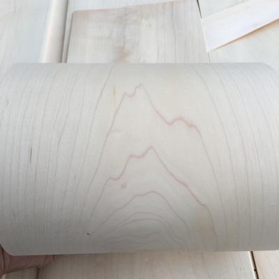 Cina Ingrosso di rivestimenti di acero naturale a foglia di montagna 0,45 mm Rivestimento di acero per skateboard Rivestimento di legno in vendita