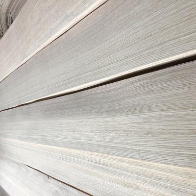 Cina Fabbrica A/AA Legno Finitura Legno Bianco Quercia Finitura Legno Quercia Lastre Legno Decorativo Naturale Finitura 0,45mm in vendita